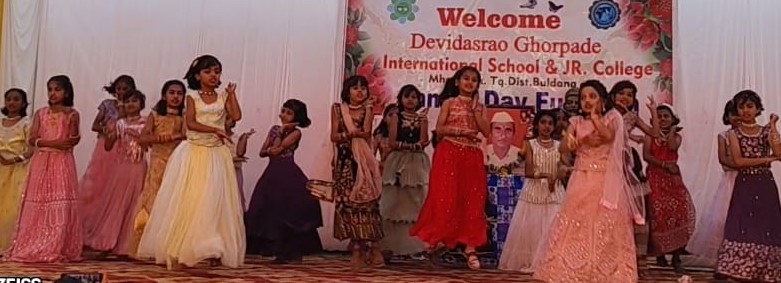 म्हसला बुद्रूकच्या डीजीआय स्कूलमध्ये रंगले स्नेहसंमेलन : A get-together ...